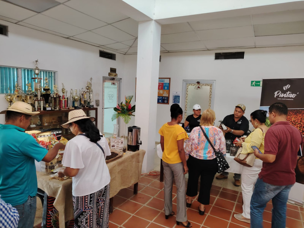 Primera Degustación de Café Artesanal Coclesano en el Centro Regional ...
